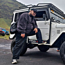 Daftar konten hasil karya Loper Koran Racing - Trakteer.id